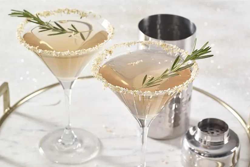 White Frostbite Cocktail Recipe with Cranberry Juice | Ocean Spray®